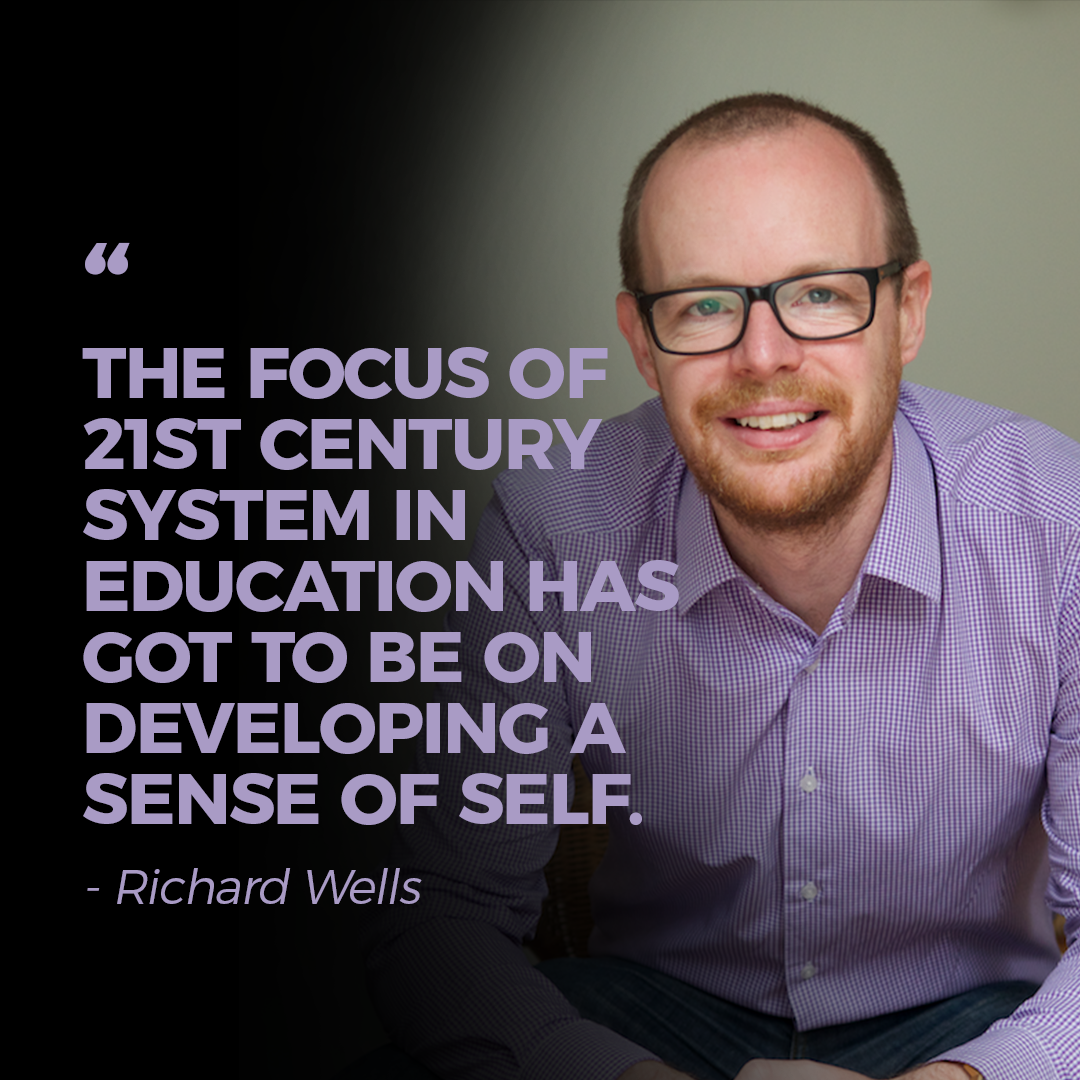 Richard Wells explains the 4 hour semester in the EdTech Lounge